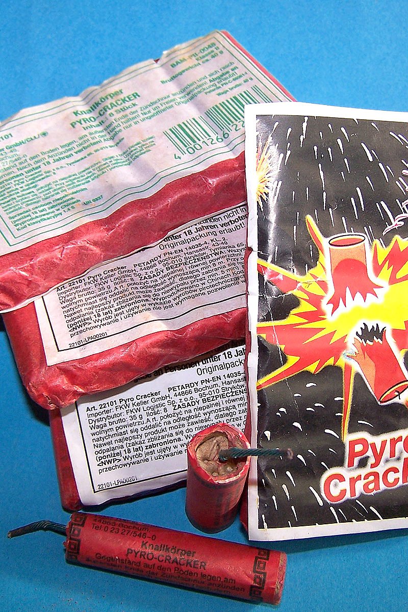 Keller Pyro Cracker - Feuerwerksvitrine