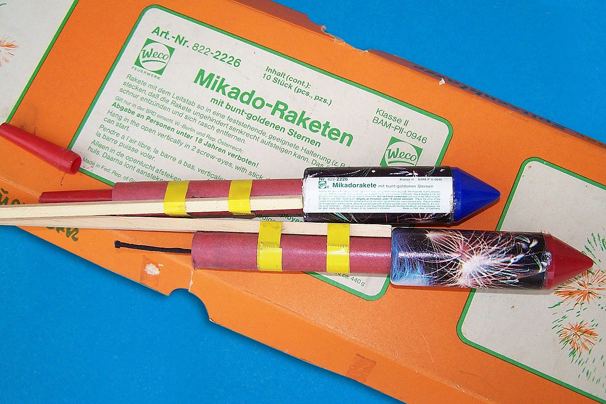 Weco Mikado-Rakete - Feuerwerksvitrine